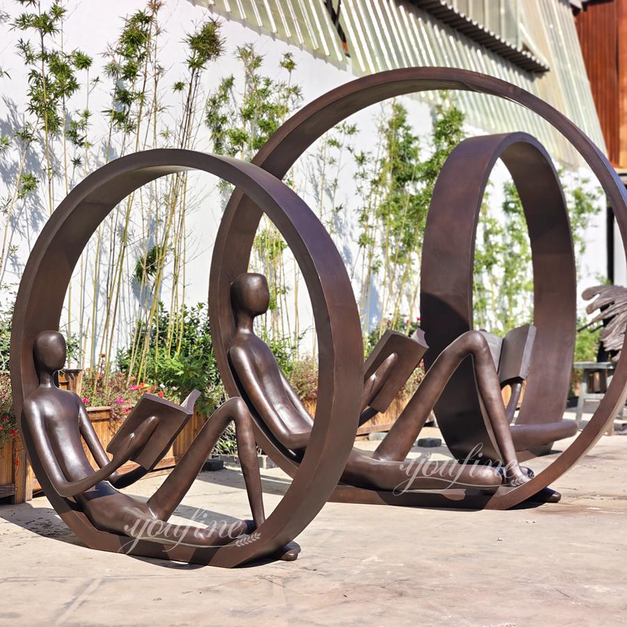 Reading Sculpture